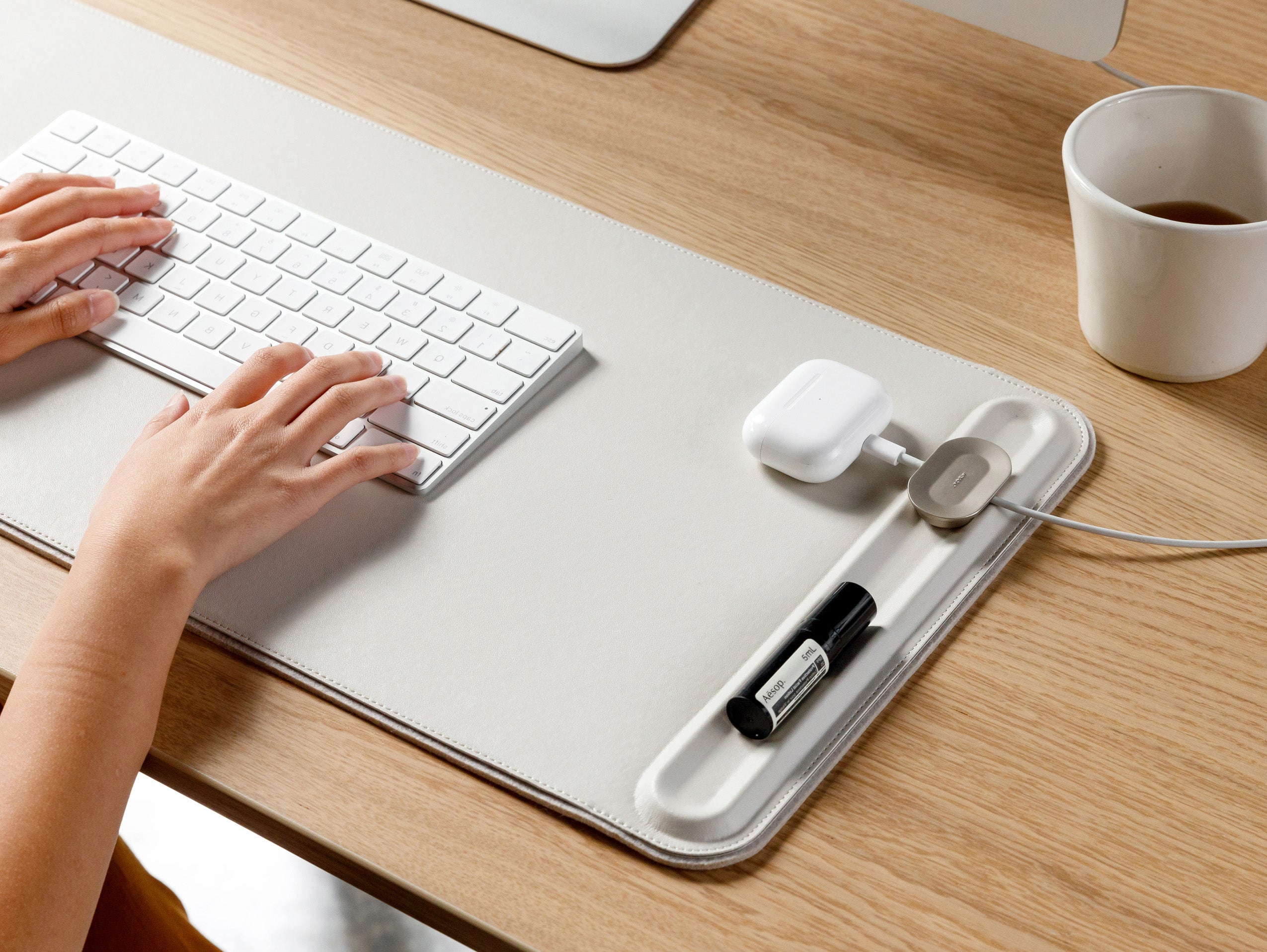 Desk Mat | Smart Desk Mat with Organisational Feature | Orbitkey ...