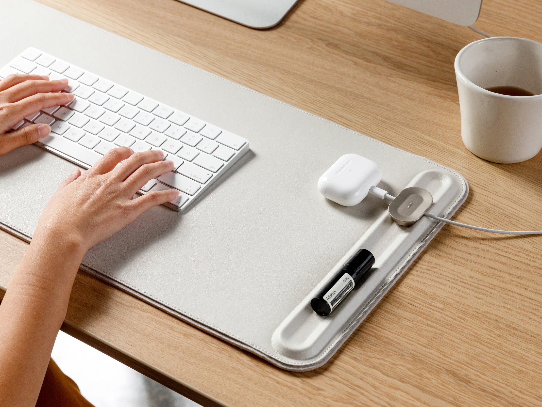 Desk Mat | Smart Desk Mat with Organisational Feature | Orbitkey ...